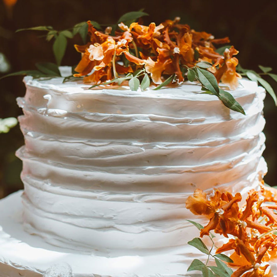 The Complete Guide To Wedding Cake Tasting • Outlinist